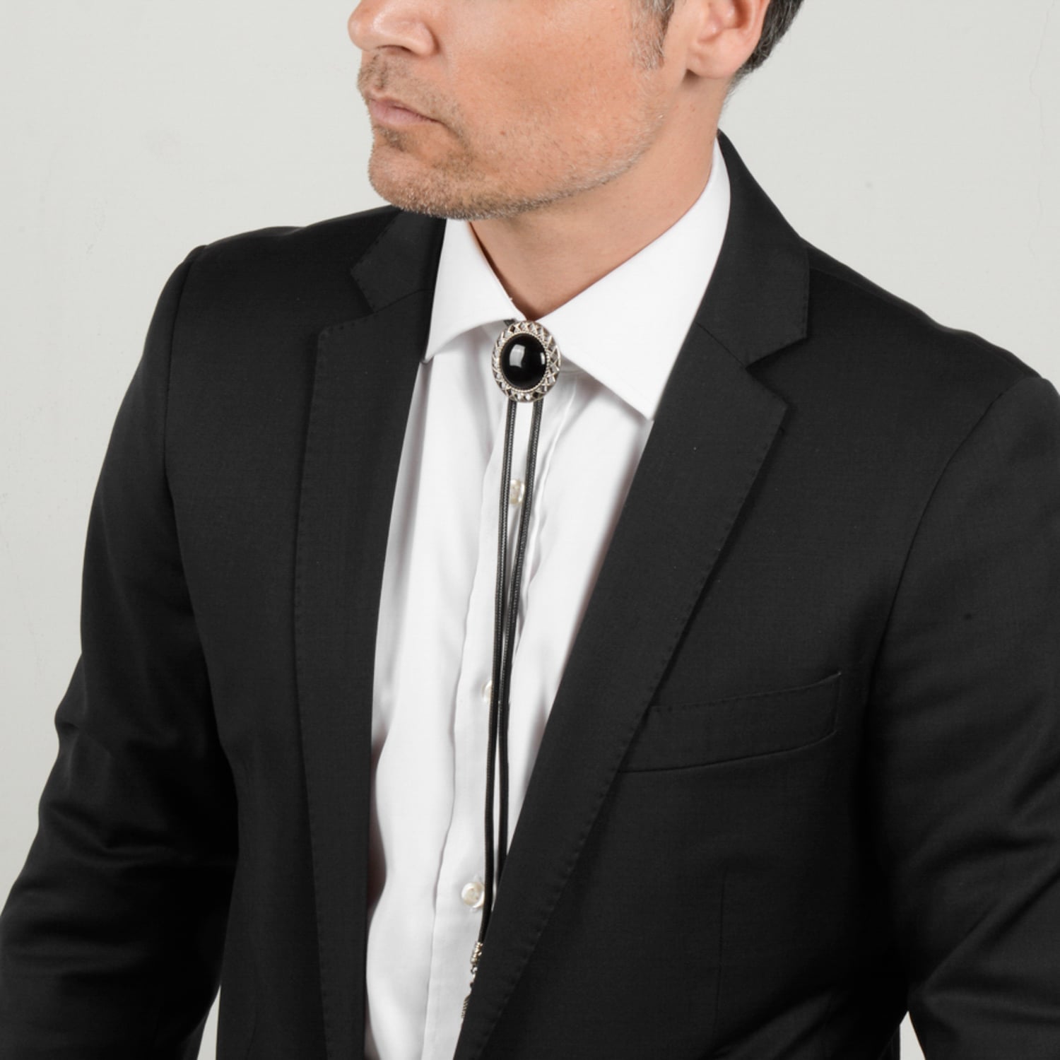 BOLO TIE CHEYENNE NEGRA CON PLATEADO CORBATA TEXANA