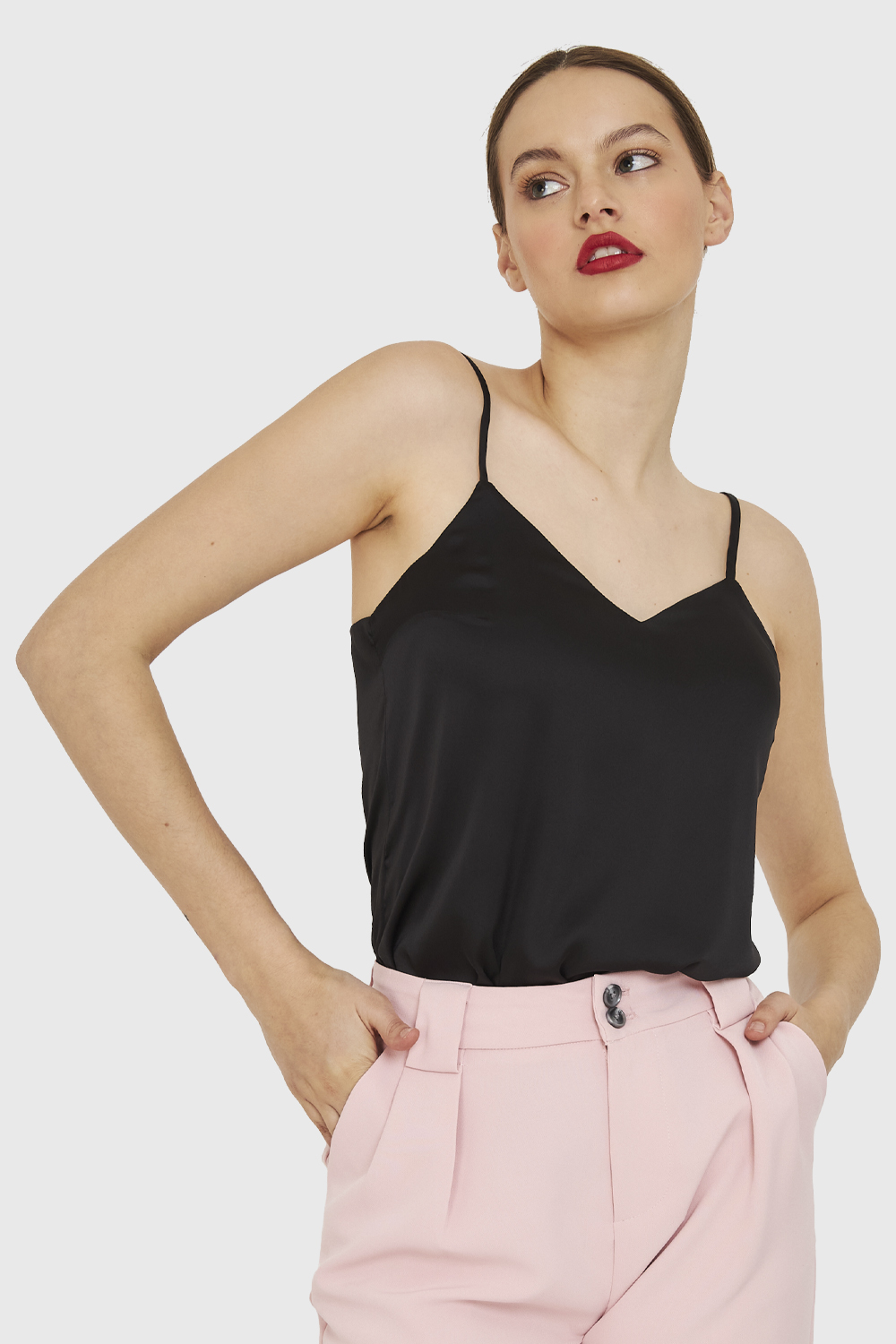 TOP BASICO TIPO SATIN NEGRO NICOPOLY