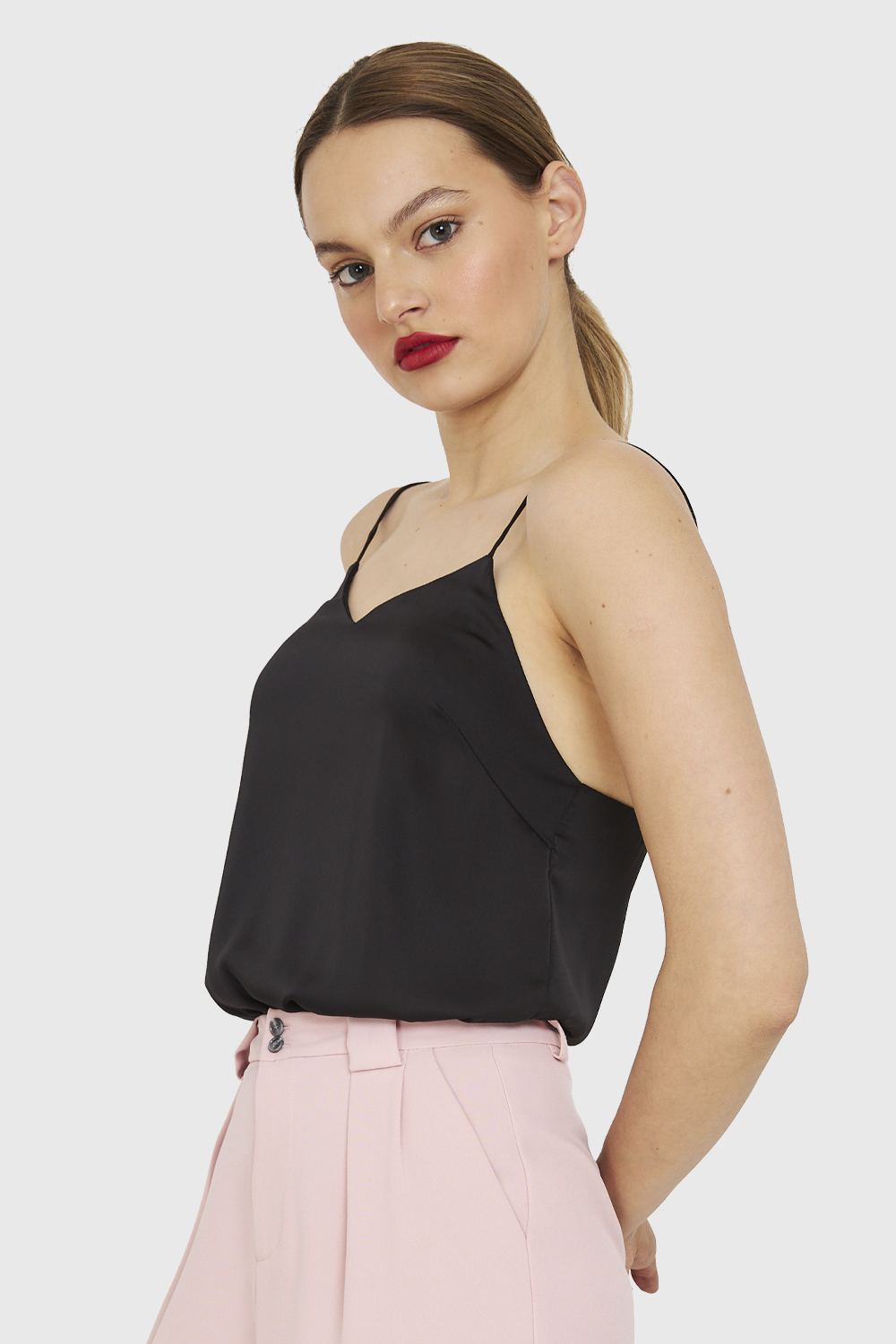 TOP BASICO TIPO SATIN NEGRO NICOPOLY