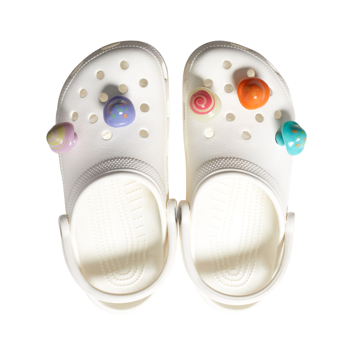 Ripley - JIBBITZ CROCS MULTICOLOR GLOW INTHEDARK SHROOMS 5 PACK