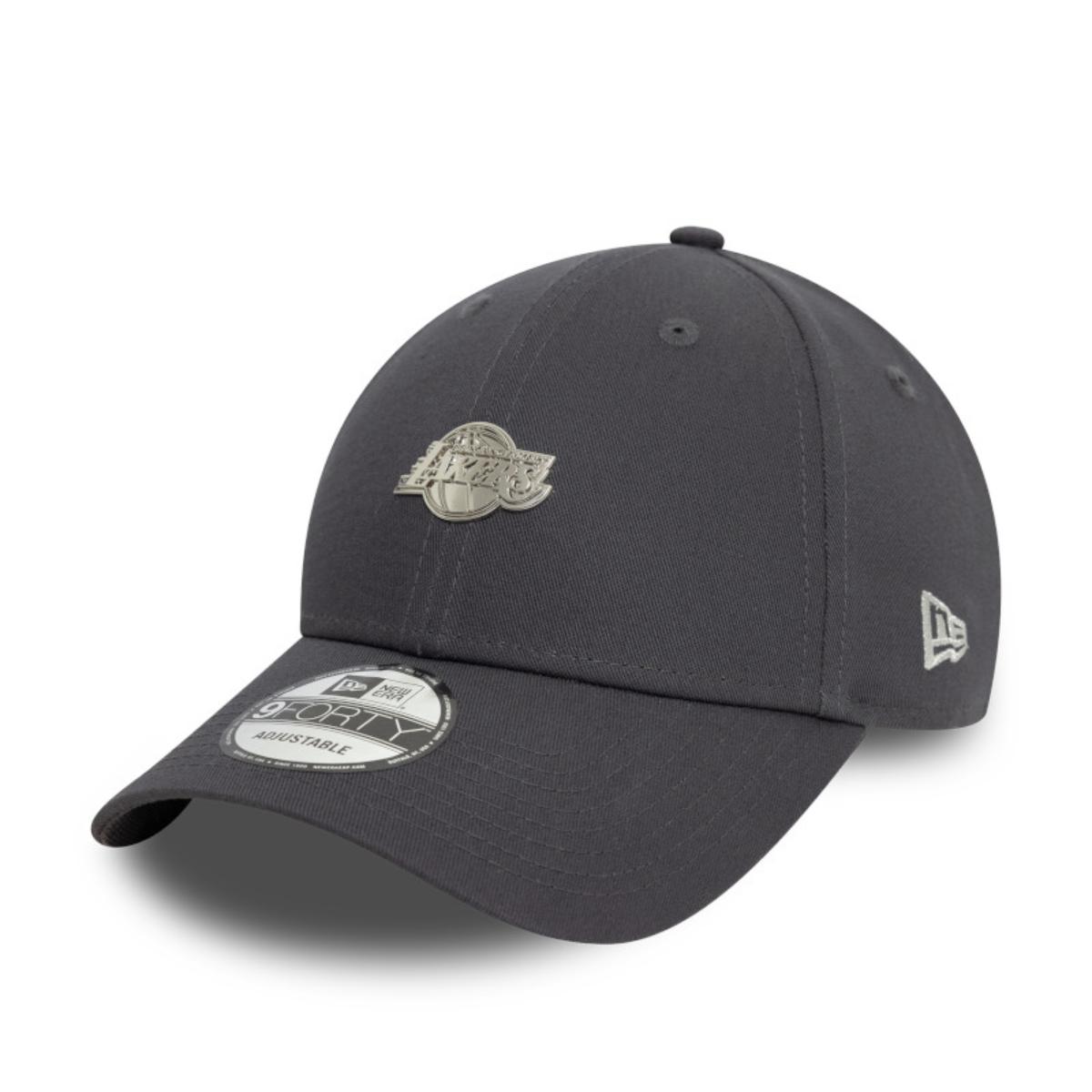 GORRA 9FORTY LOS ANGELES LAKERS NBA METALLIC BADGE DK GRIS