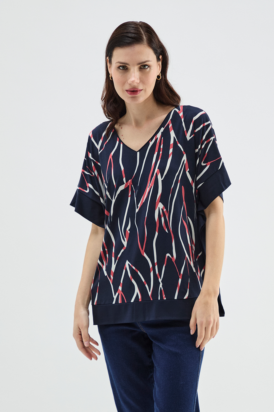 Ripley - POLERA ESTAMPADA TIPO CAPA