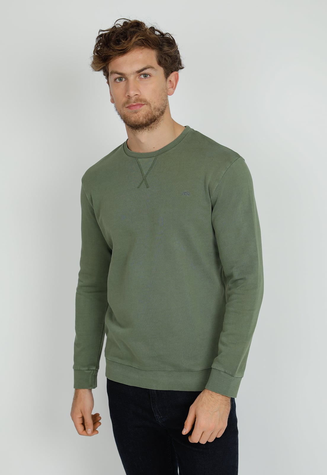 POLERON HOMBRE SLIM FIT WHITNEY ALGODON OLIVA