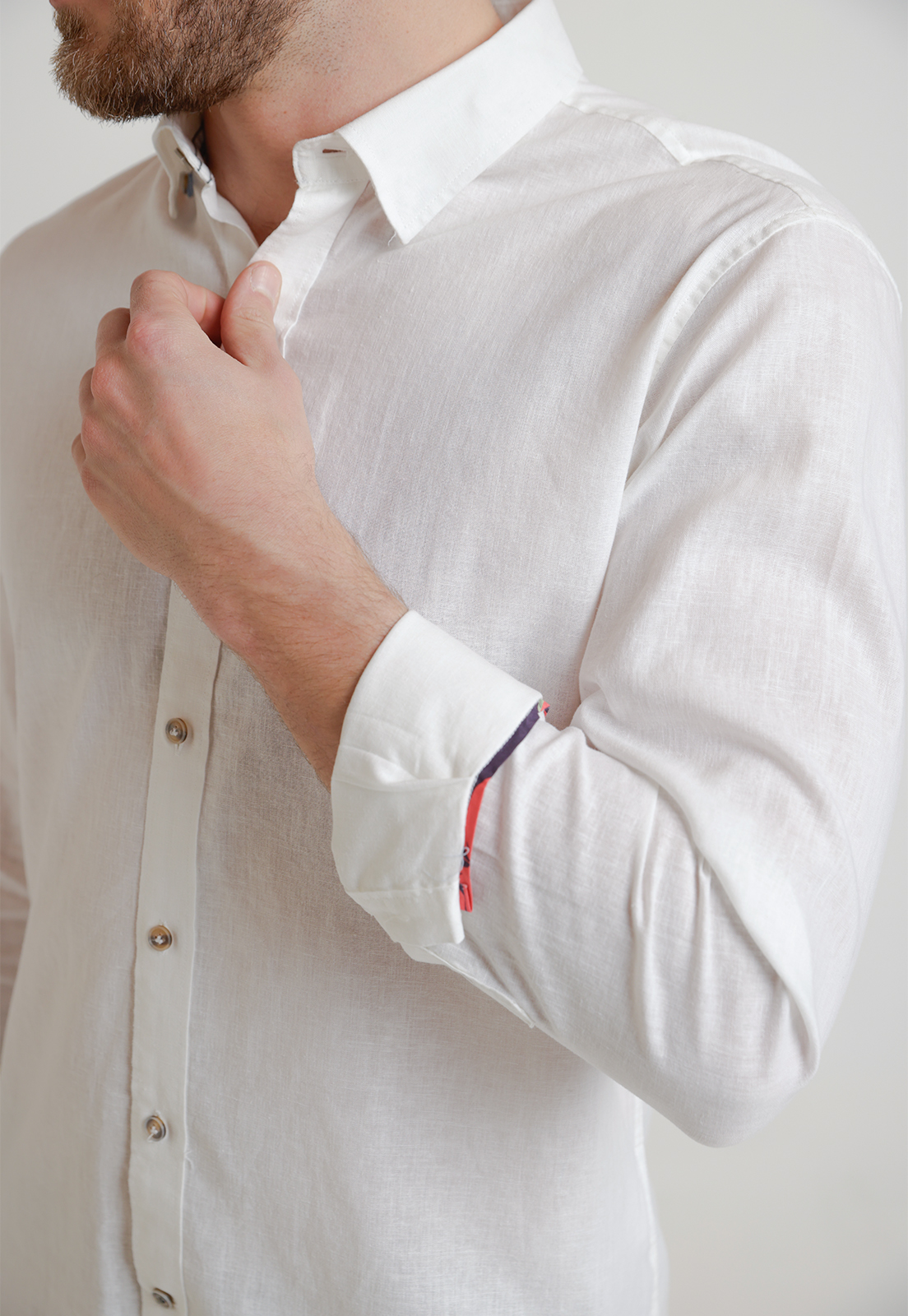 Ripley - CAMISA HOMBRE MEZCLA LINO ALGODÓN LISO SLIM BRAULIO BLANCO