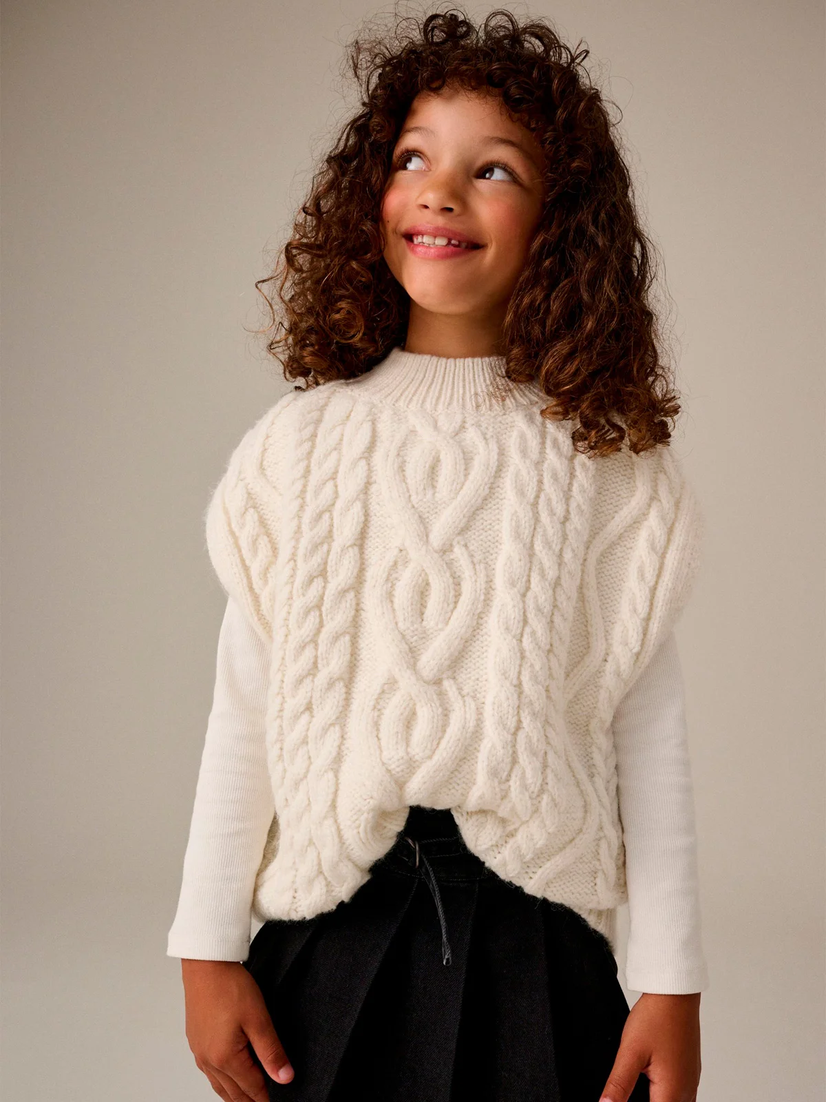Ripley - SWEATER SIN MANGAS NIÑA NEXT CRUDO