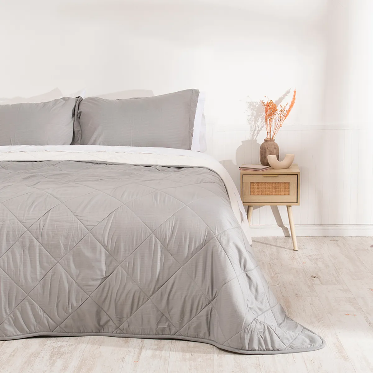 MASHINI - PLUMÓN MASHINI KING GRIS EMBOSS+SHERPA | Ofertitas
